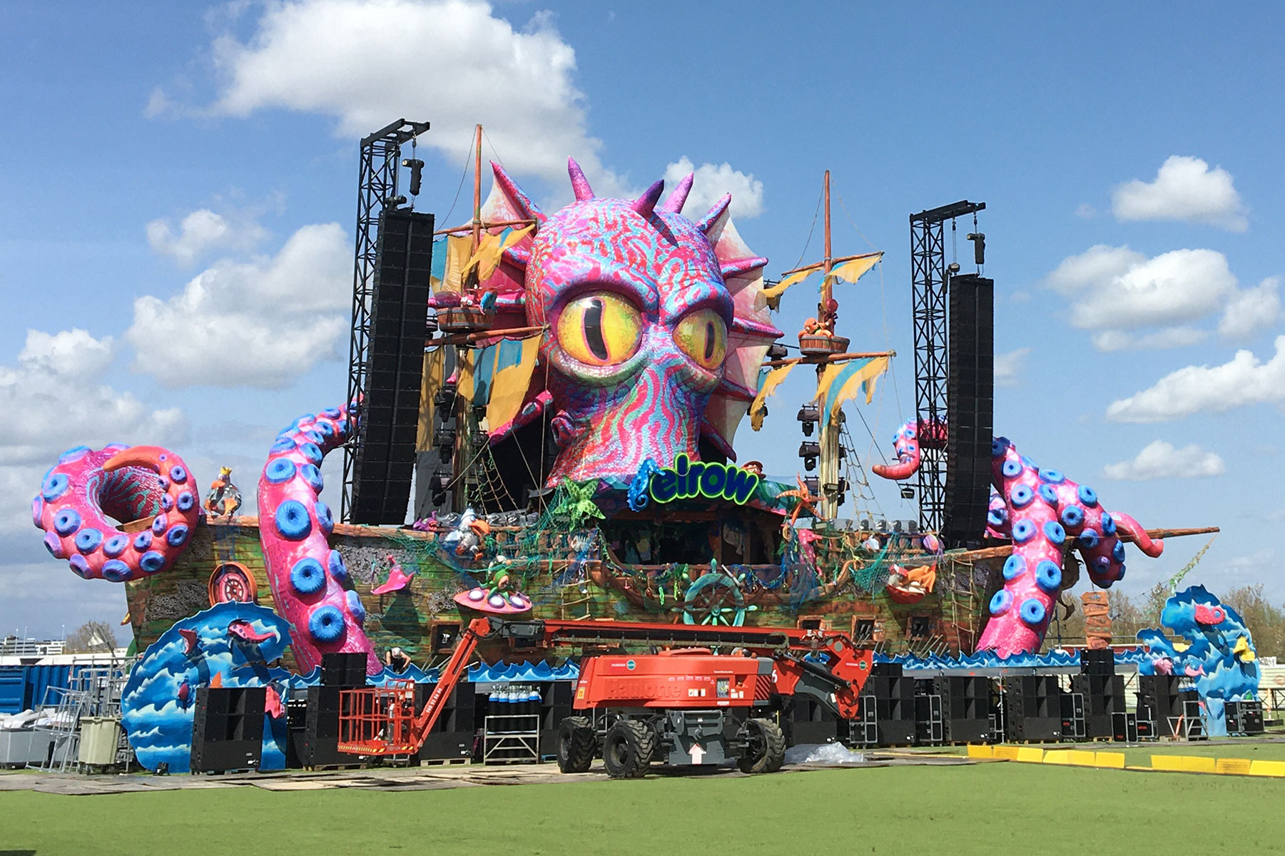 Elrow en Madrid, Barcelona, Monegros y Málaga - Call&Play